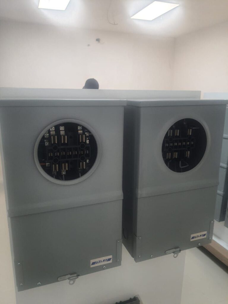 Bases 13-20 para watthorímetro trifásico - Rilez mexicana